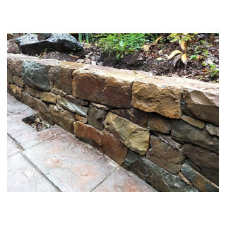 Belgrave Section One Clean Coldstream Rock Wall - Traditional - Garden ...