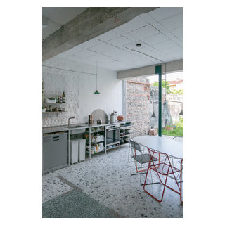 MNB_Rénovation d'une maison - Industrial - Kitchen - Toulouse - by ...