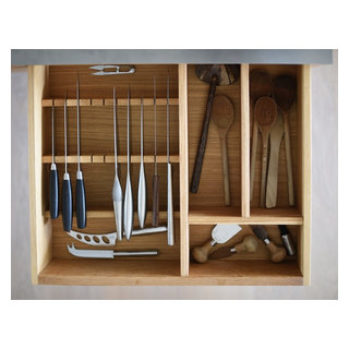 Køkken i massivt egetræ med runde fræsede greb - Odense - par ...