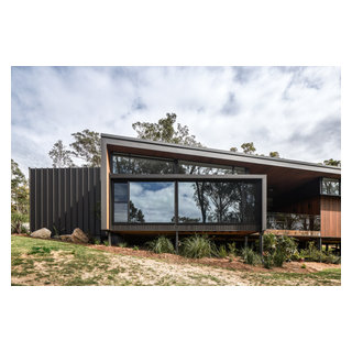 Highvale House - Midcentury - Exterior - Brisbane - by Alexandra ...