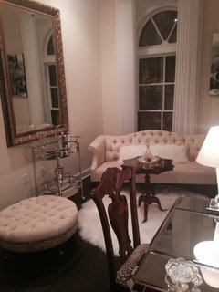 Decorating a 28 square foot apartment furniture placement
