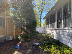 help screen this bizarre trim job