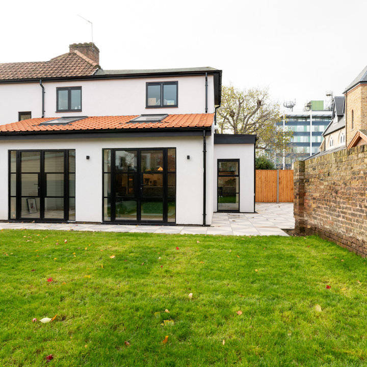 75 Beautiful Side House Exterior Ideas and Designs - April 2026 | Houzz UK