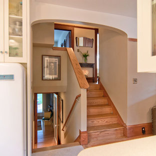 Split Level Traditional Staircase Photos | Houzz