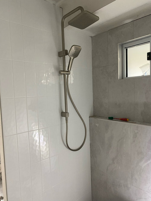 shower height with bulkhead | Houzz AU