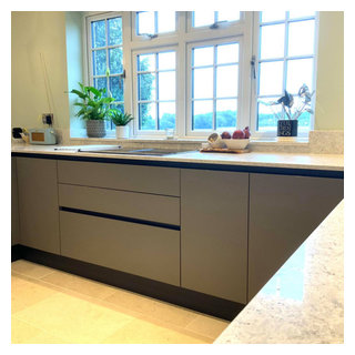 Taupe handleless kitchen with beautiful views - Contemporary - Kitchen ...