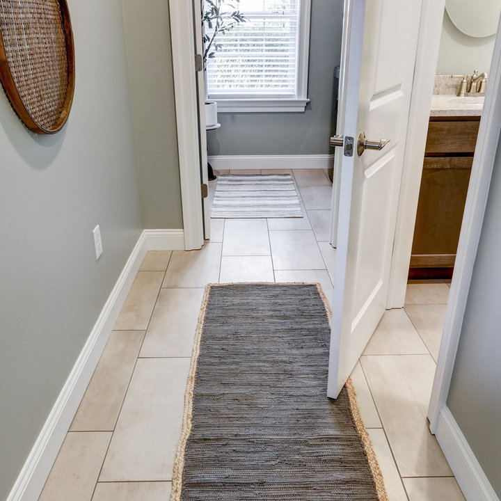 75 Beautiful Small Hallway Ideas and Designs - August 2025 | Houzz UK
