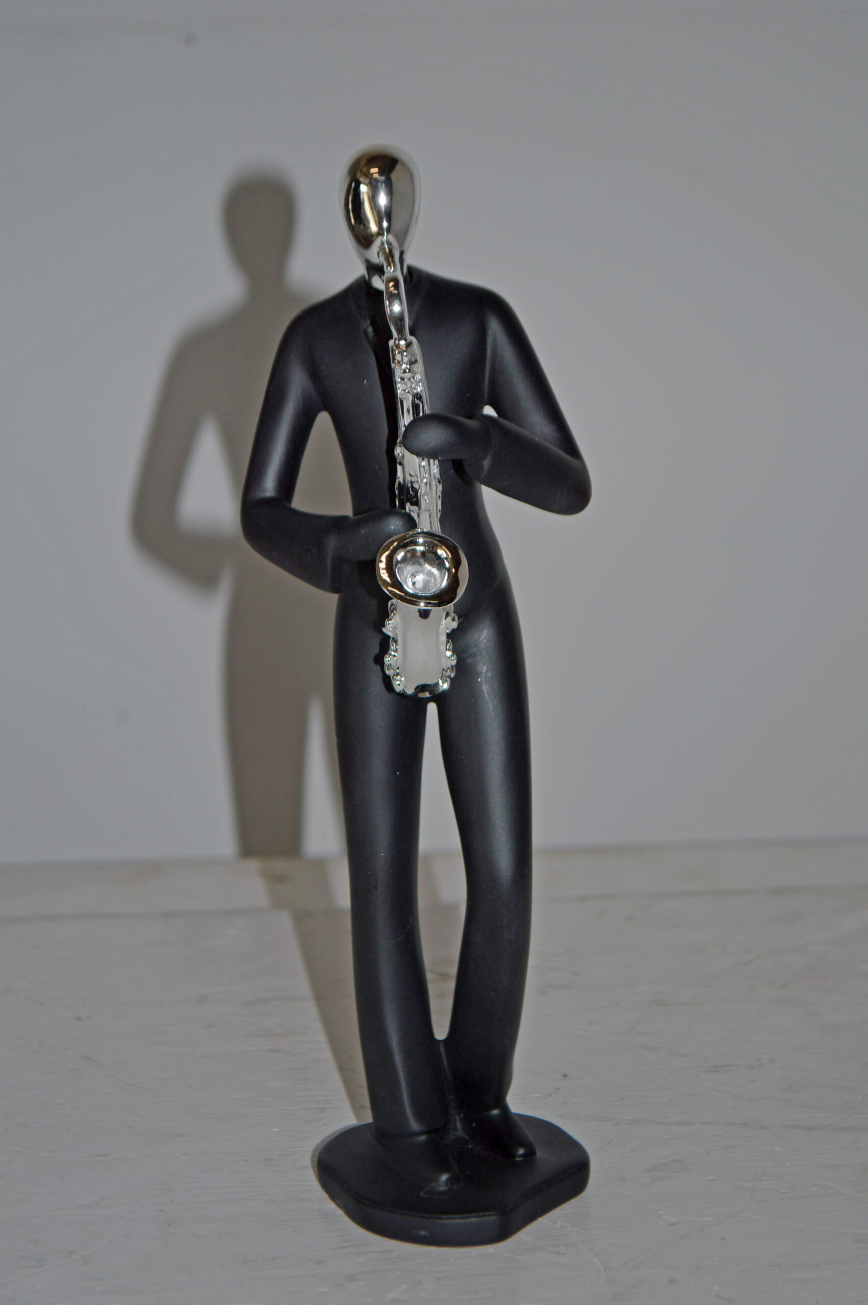 Modern Art Black and Chrome Man Play Saxophone Resin Statue - Size: 4 ...
