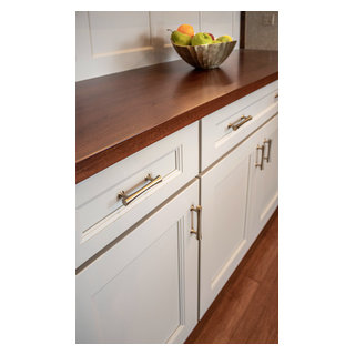 Two-Toned Kitchen with Contrasting Mixed Quartz and Wood Countertops ...