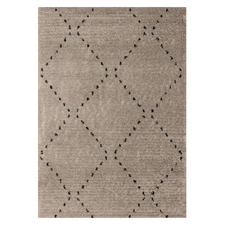 Reese Collection Beige Carved Pile Diamond Pattern Rug, 5'3"x7'7 ...