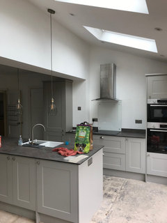 Wall colours to go with a HOWDENS Pebble kitchen | Houzz UK