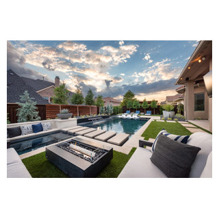 Newman Village Pool - Modern - Dallas - by Elite Outdoor Living | Houzz