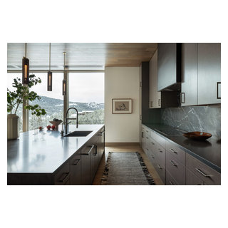 Yellowstone Club Residence - Modern - Kitchen - by Sarahliz Lawson ...