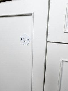 Flush and paintable outlets