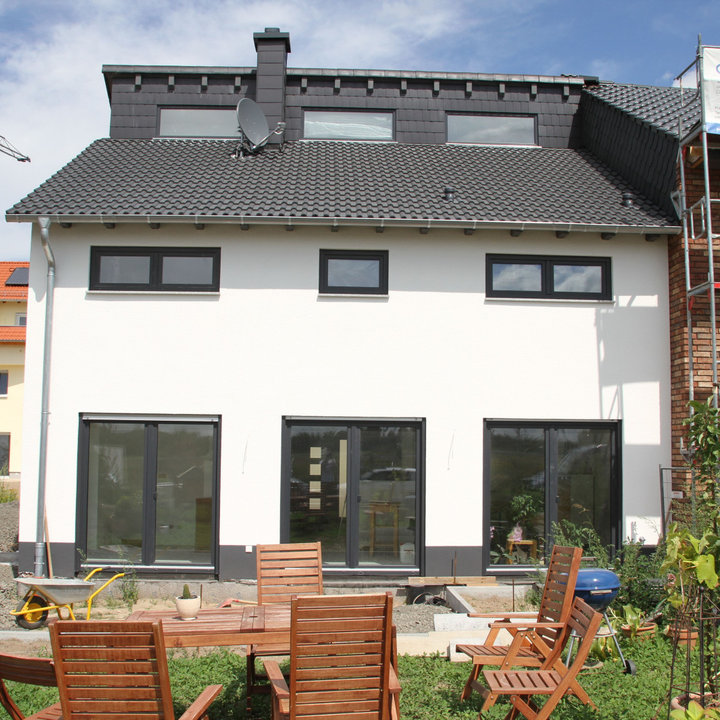 75 Beautiful Side House Exterior Ideas and Designs - April 2026 | Houzz UK