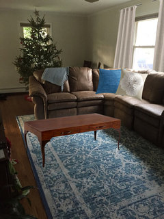 Round or rectangular living room rug?