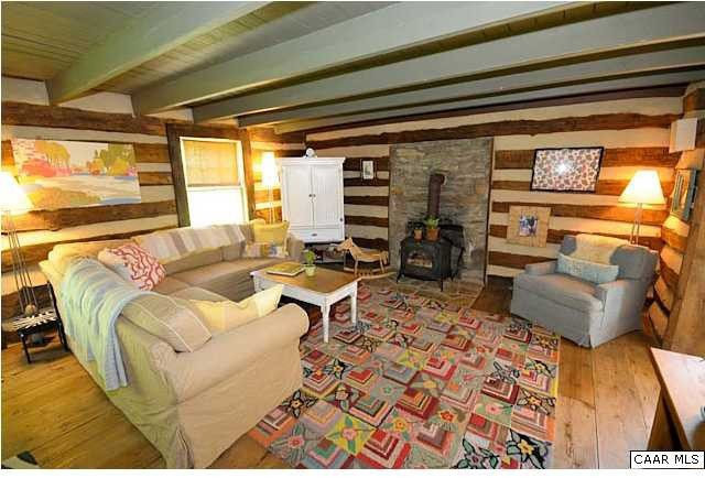 Inspiration: How to Bring Woodsy Winter Cabin Style to Your Home