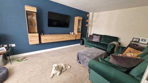 Hague blue feature wall in lounge - looking for advice on other walls ...