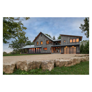 Rustic Rural Retreat - Rustic - Cincinnati - by Clopay | Houzz