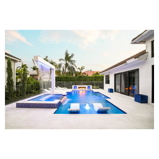 Custom Pool and Backyard in Boca Raton - Contemporary - Pool - Miami ...