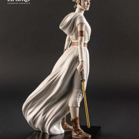 Lladro Rey Star Wars Figurine 01009414 - Contemporary - Decorative ...