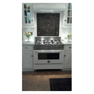 Metal Plaque behind Professional Range - Traditional - Kitchen - New ...