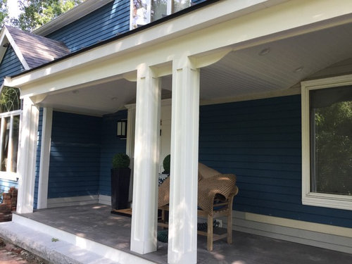 Ellipse shaped front porch.