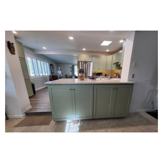 Adams Street - Kitchen - Phoenix - by Davis Kitchens | Houzz