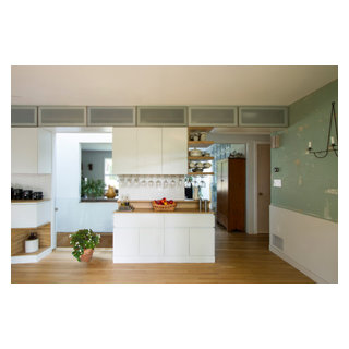 EXPANDING KITCHEN BEYOUND IT'S FOUR WALLS / Architecture - Interior ...
