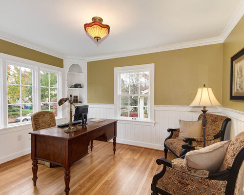 Wainescoating Farmhouse Home Office