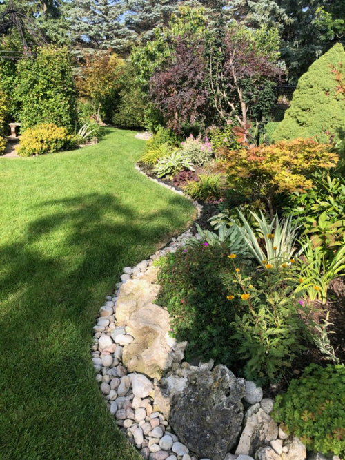 River rock for garden bed edging