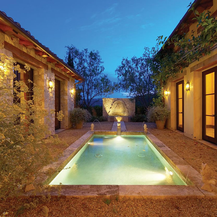 Italian Courtyards - Photos & Ideas | Houzz
