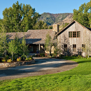 75 Beautiful Farmhouse Brown Exterior Home Pictures & Ideas | Houzz