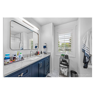 Modern Alan Farmhouse - Modern - Bathroom - Chicago - by Meyer Design ...