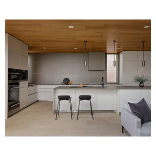 Manifold House - Modern - Kitchen - Austin - by Oliver Custom Homes | Houzz