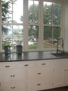 pros and cons of windows that go all the way down to the counters