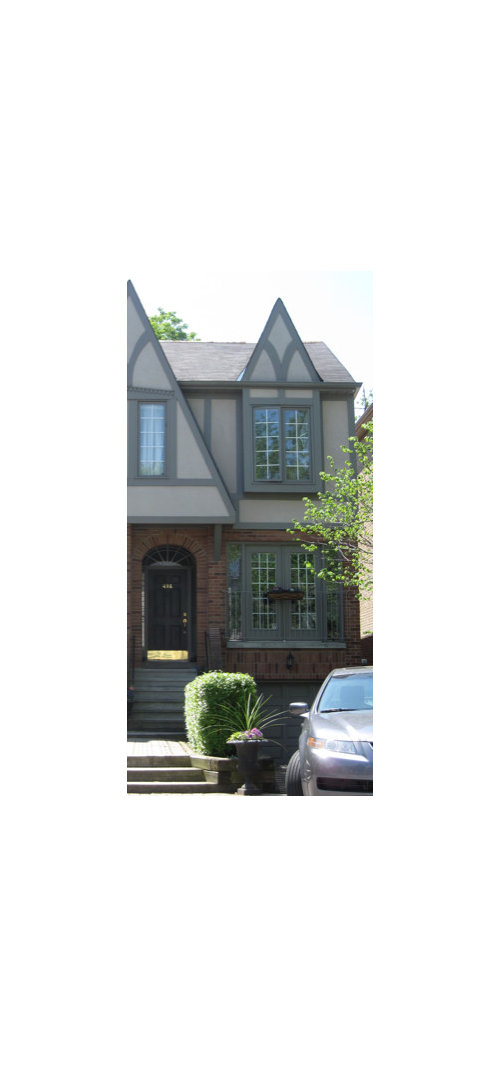 What colors are used in this house?