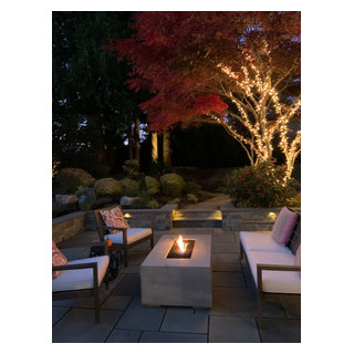 Medina Gold Cottage Patio Garden - Transitional - Patio - Seattle - by ...