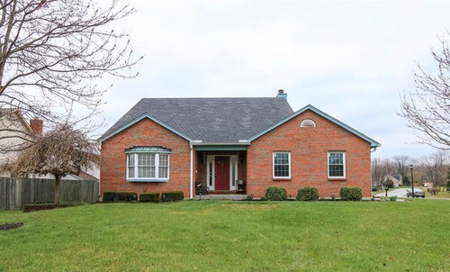 Curb appeal advice for orange brick and vinyl siding | Houzz Forum