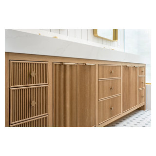 Abbott - Traditional Hall Bath - Traditional - Bathroom - San Francisco ...