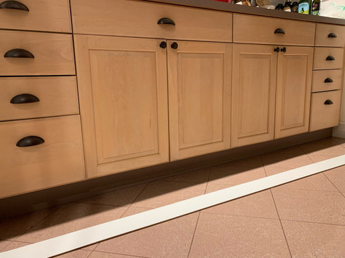 Toe kick color for maple cabinets