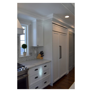 Wellborn Forest Hamilton door style in Arctic White and Oyster - Shabby ...