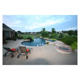 Freeform Pool, Spa and Outdoor Kitchen - Piscine - Dallas - par Pulliam ...