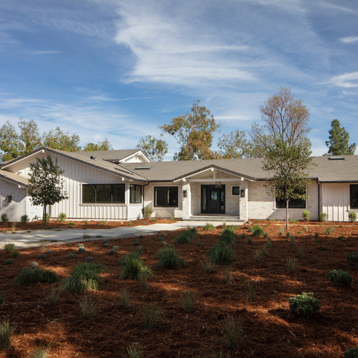 75 Split-Level Board and Batten Exterior Home Ideas You'll Love ...