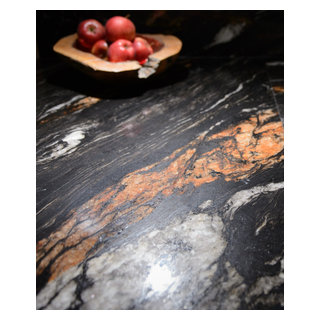 The beautiful bronze, grey, and white wavey vein pattern of the Orinoco ...