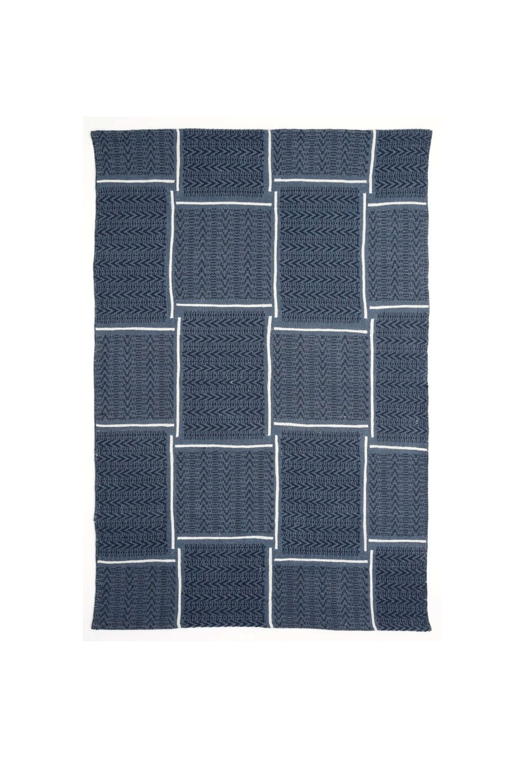 Rustic Upstate Camp Chairs Handmade Rug, 5'x8' - Contemporary - Outdoor ...