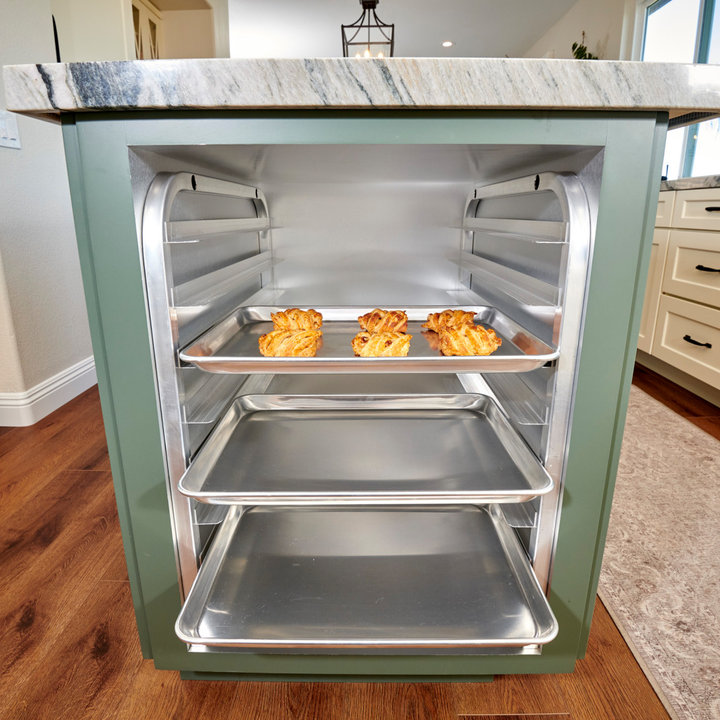 75 Beautiful Kitchen with Green Benchtop Ideas & Designs - July 2022 ...