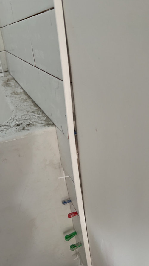 Help! Tile not align to the wall