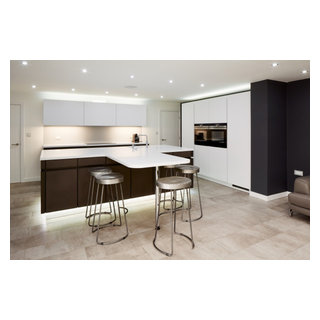Feature Corina Breakfast Bar Table, Island Kitchen - Wakefield ...