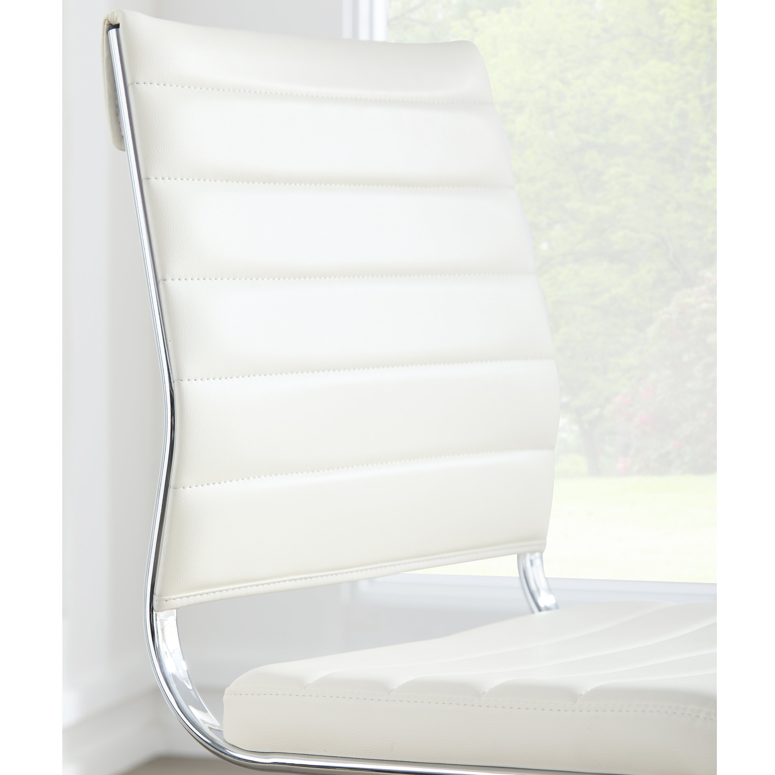 Axel Low Back Office Chair Witho Armrests, White With Aluminum Base ...